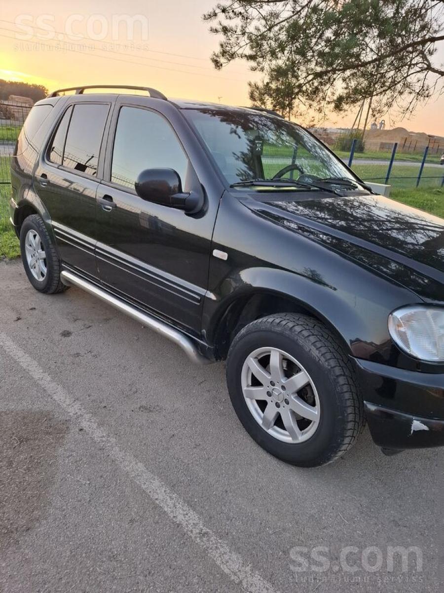 Melns Mercedes-Benz ML 270 2000 Rīga, ar dzinēja tilpumu 2.70 L un nobraukumu 422 tūkst. km par 1900 €, foto 4 vietnē AUTOMOTO.COM.LV