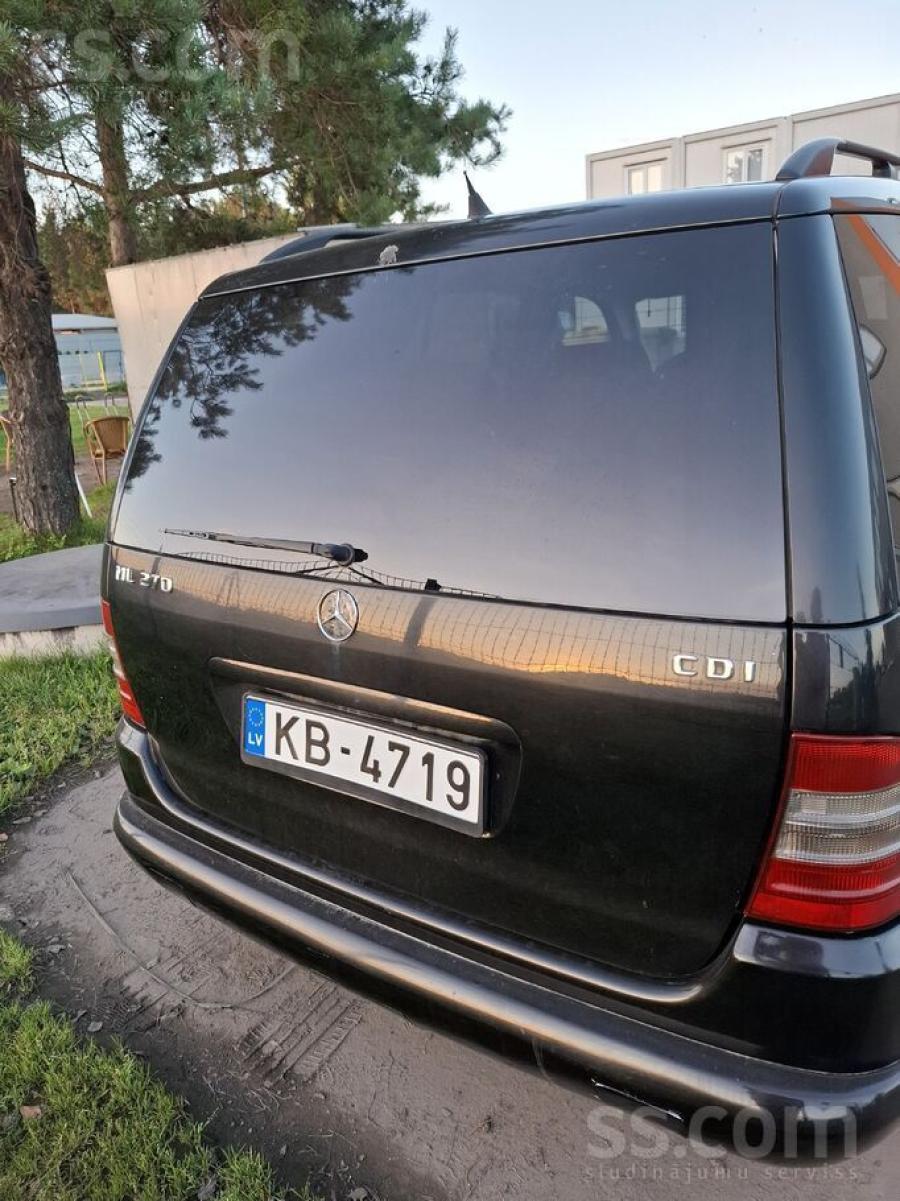 Melns Mercedes-Benz ML 270 2000 Rīga, ar dzinēja tilpumu 2.70 L un nobraukumu 422 tūkst. km par 1900 €, foto 5 vietnē AUTOMOTO.COM.LV