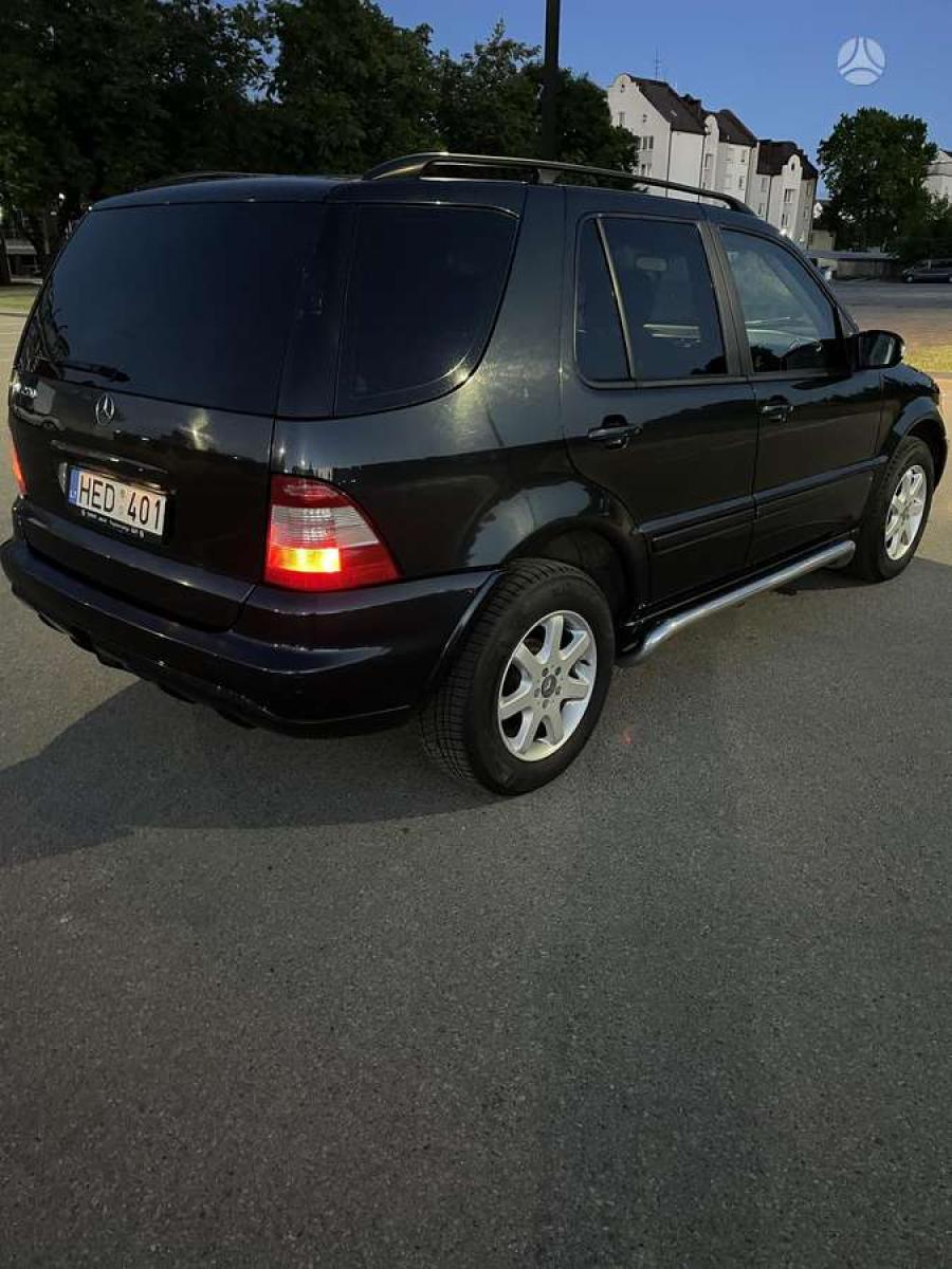 Melns Mercedes-Benz ML 270 2001 Kauņa, ar dzinēja tilpumu 2.69 L un nobraukumu 296 tūkst. km par 3800 €, foto 3 vietnē AUTOMOTO.COM.LV