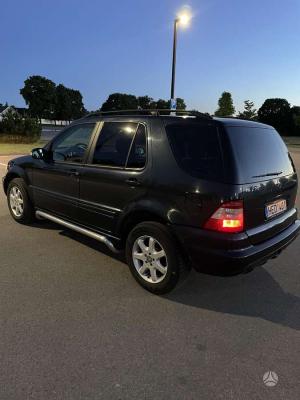 Melns Mercedes-Benz ML 270 2001 Kauņa, ar dzinēja tilpumu 2.69 L un nobraukumu 296 tūkst. km par 3800 €, foto 4 vietnē AUTOMOTO.COM.LV