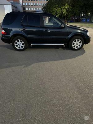 Melns Mercedes-Benz ML 270 2001 Kauņa, ar dzinēja tilpumu 2.69 L un nobraukumu 296 tūkst. km par 3800 €, foto 6 vietnē AUTOMOTO.COM.LV