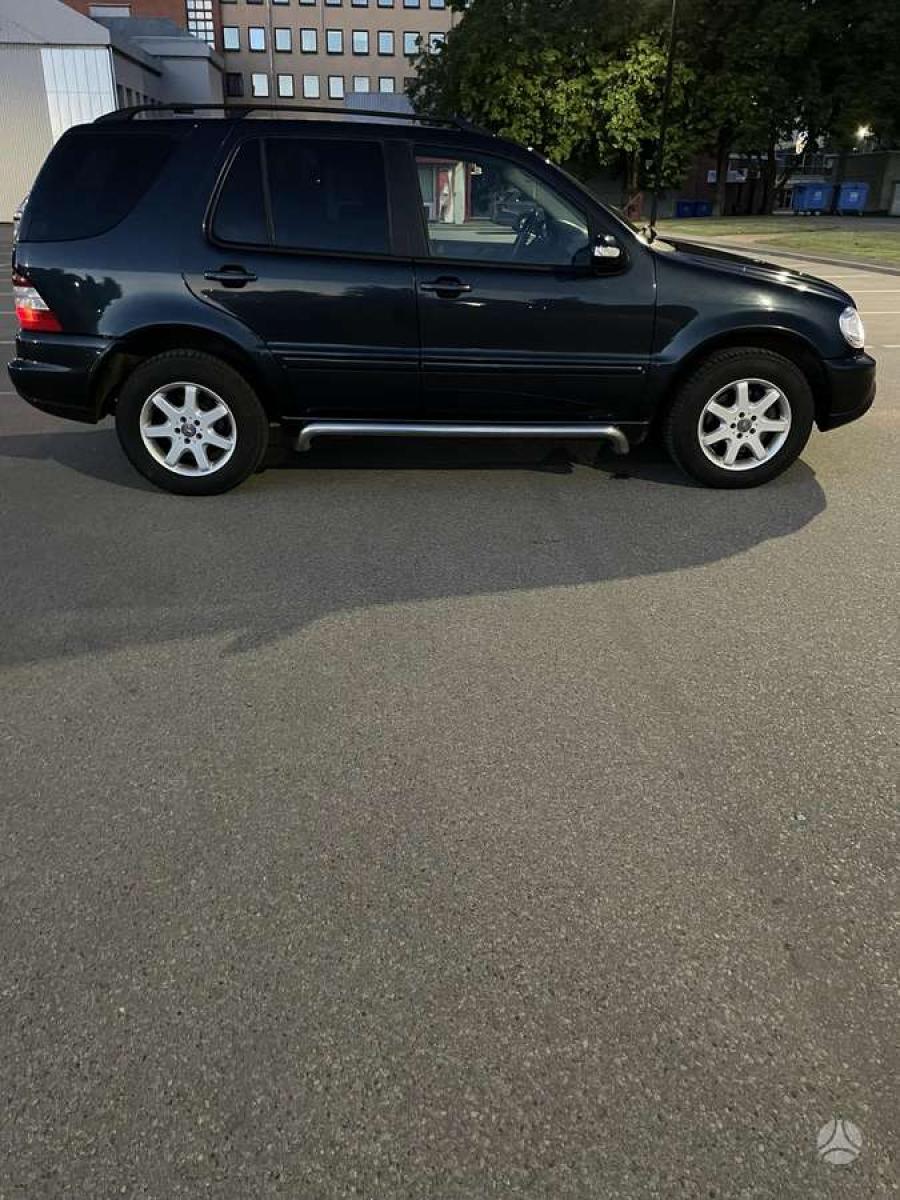 Melns Mercedes-Benz ML 270 2001 Kauņa, ar dzinēja tilpumu 2.69 L un nobraukumu 296 tūkst. km par 3800 €, foto 6 vietnē AUTOMOTO.COM.LV