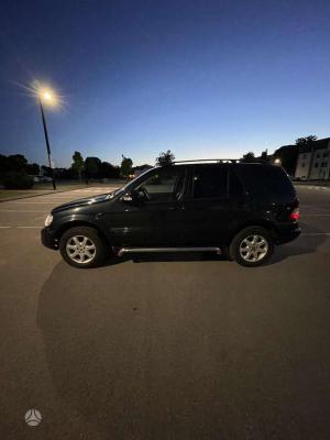 Melns Mercedes-Benz ML 270 2001 Kauņa, ar dzinēja tilpumu 2.69 L un nobraukumu 296 tūkst. km par 3800 €, foto 7 vietnē AUTOMOTO.COM.LV