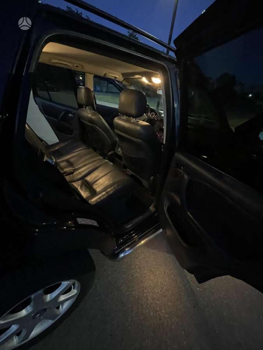 Melns Mercedes-Benz ML 270 2001 Kauņa, ar dzinēja tilpumu 2.69 L un nobraukumu 296 tūkst. km par 3800 €, foto 9 vietnē AUTOMOTO.COM.LV