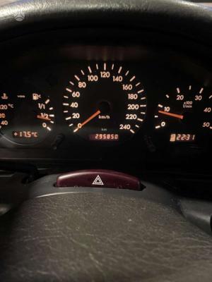 Melns Mercedes-Benz ML 270 2001 Kauņa, ar dzinēja tilpumu 2.69 L un nobraukumu 296 tūkst. km par 3800 €, foto 18 vietnē AUTOMOTO.COM.LV