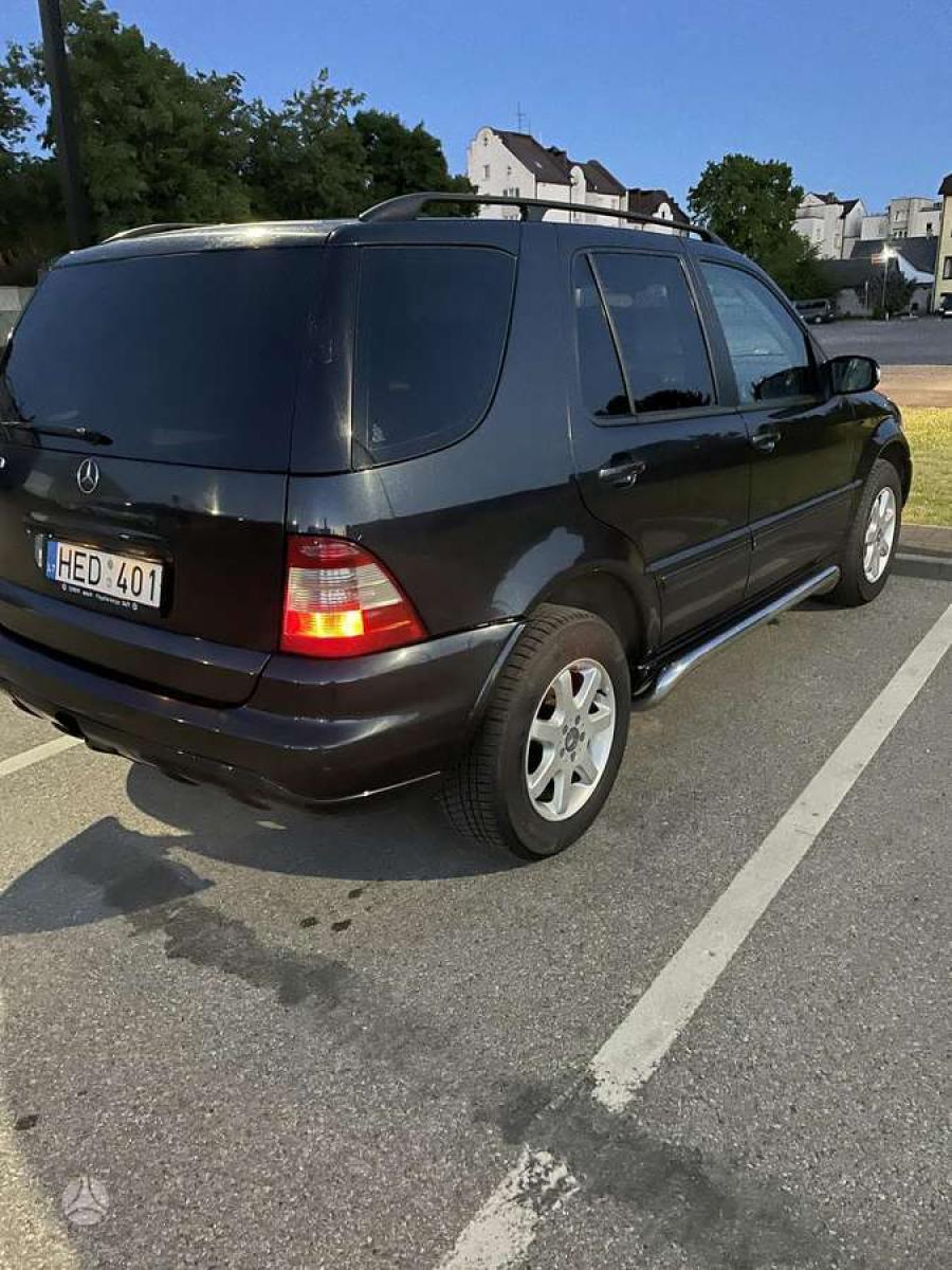 Melns Mercedes-Benz ML 270 2001 Kauņa, ar dzinēja tilpumu 2.69 L un nobraukumu 296 tūkst. km par 3800 €, foto 19 vietnē AUTOMOTO.COM.LV