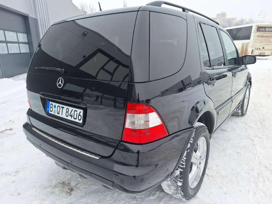 Melns Mercedes-Benz ML 270 2002 Jonava, ar dzinēja tilpumu 2.70 L un nobraukumu 300 tūkst. km par 3250 €, foto 2 vietnē AUTOMOTO.COM.LV
