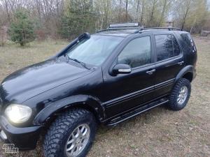 Black Mercedes-Benz ML 270 2002 in Vilnius, with an engine capacity of 2.70 L and mileage of 250 thousand km for 3700 €, photo 6 on AUTOMOTO.COM.LV