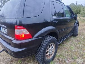Black Mercedes-Benz ML 270 2002 in Vilnius, with an engine capacity of 2.70 L and mileage of 250 thousand km for 3700 €, photo 8 on AUTOMOTO.COM.LV