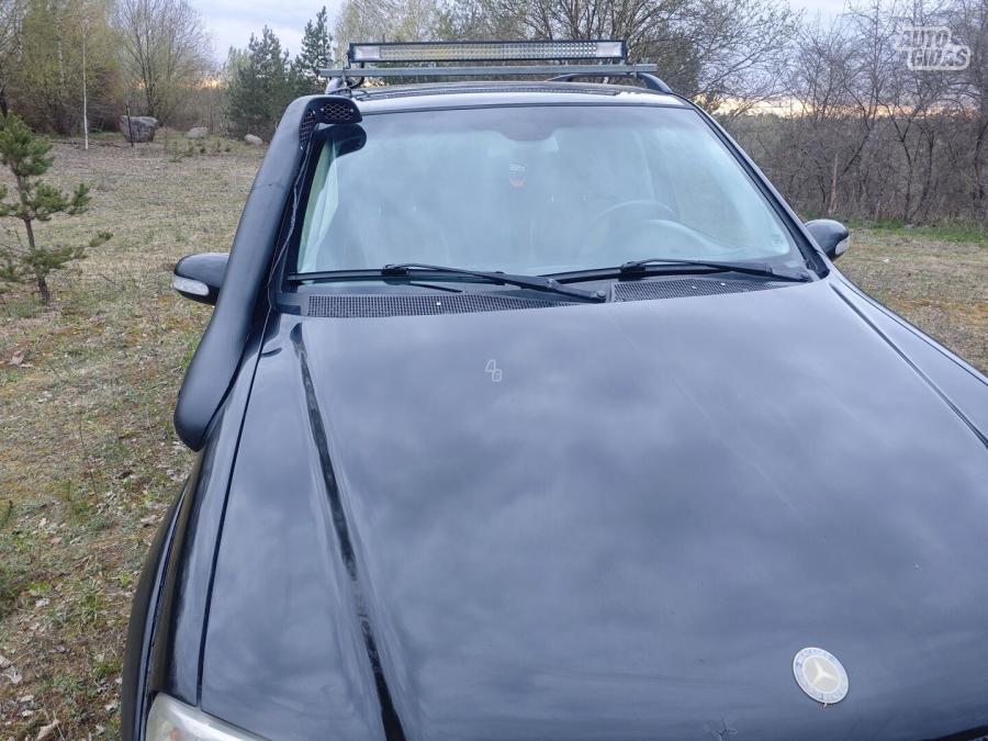 Black Mercedes-Benz ML 270 2002 in Vilnius, with an engine capacity of 2.70 L and mileage of 250 thousand km for 3700 €, photo 13 on AUTOMOTO.COM.LV