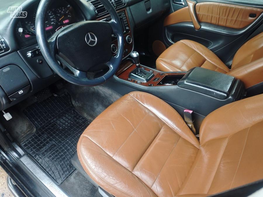 Black Mercedes-Benz ML 270 2002 in Vilnius, with an engine capacity of 2.70 L and mileage of 250 thousand km for 3700 €, photo 21 on AUTOMOTO.COM.LV