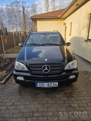 Черный Мерседес МЛ 270 2002 в Рига, объемом двигателя 2.70 л и пробегом 420 тыс. км за 2450 €, фото  на AUTOMOTO.COM.LV