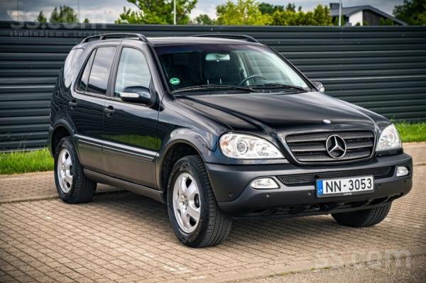 Black Mercedes-Benz ML 270 2002 in Riga, with an engine capacity of 2.70 L and mileage of 353 thousand km for 1990 €, photo 3 on AUTOMOTO.COM.LV