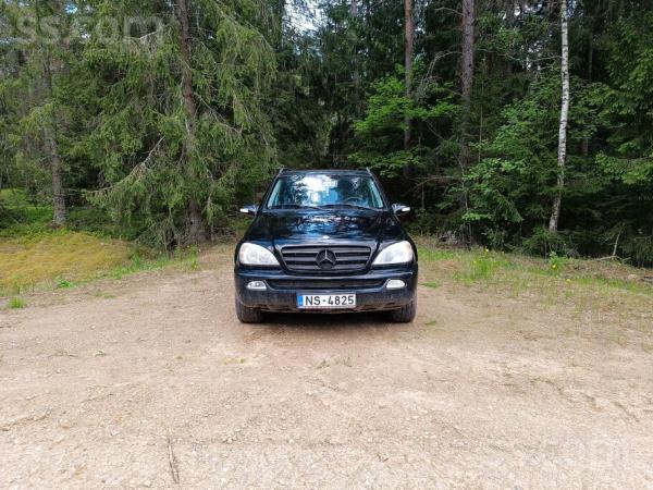Melns Mercedes-Benz ML 270 2002 Daugavpils, ar dzinēja tilpumu 2.70 L un nobraukumu 313 tūkst. km par 2850 €, foto 5 vietnē AUTOMOTO.COM.LV