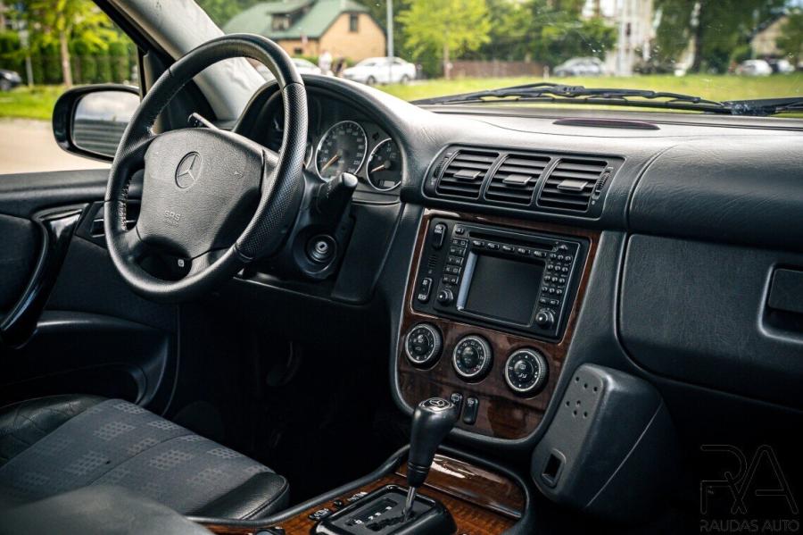 Black Mercedes-Benz ML 270 2002 in Riga, with an engine capacity of 2.70 L and mileage of 353 thousand km for 1990 €, photo 6 on AUTOMOTO.COM.LV