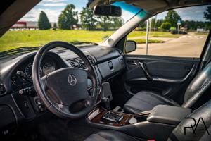 Black Mercedes-Benz ML 270 2002 in Riga, with an engine capacity of 2.70 L and mileage of 353 thousand km for 1990 €, photo 9 on AUTOMOTO.COM.LV