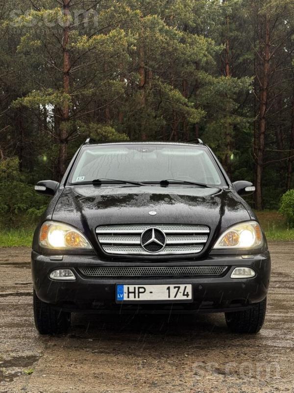 Black Mercedes-Benz ML 270 2003 in Liepaja, with an engine capacity of 2.70 L and mileage of 223 thousand km for 5000 €, photo 1 on AUTOMOTO.COM.LV