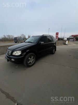 Черный Мерседес МЛ 270 2003 в Екабпилс, объемом двигателя 2.70 л и пробегом 244 тыс. км за 3000 €, фото 3 на AUTOMOTO.COM.LV