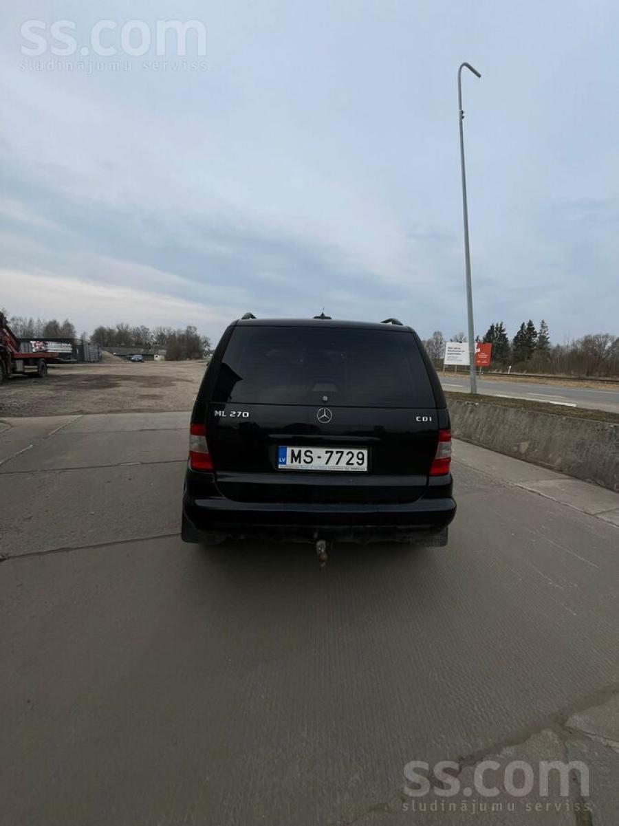 Черный Мерседес МЛ 270 2003 в Екабпилс, объемом двигателя 2.70 л и пробегом 244 тыс. км за 3000 €, фото 5 на AUTOMOTO.COM.LV