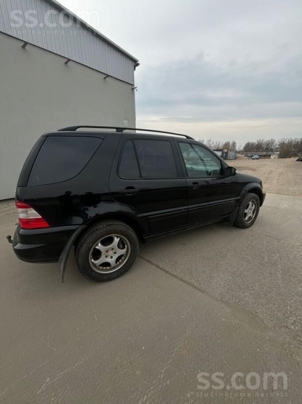 Melns Mercedes-Benz ML 270 2003 Jēkabpils, ar dzinēja tilpumu 2.70 L un nobraukumu 244 tūkst. km par 3000 €, foto 5 vietnē AUTOMOTO.COM.LV
