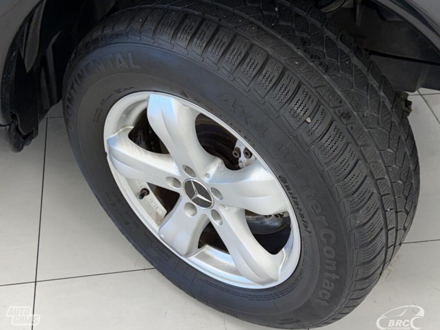 Melns Mercedes-Benz ML 270 2003 Avižieniai, ar dzinēja tilpumu 2.70 L un nobraukumu 291 tūkst. km par 2900 €, foto 35 vietnē AUTOMOTO.COM.LV