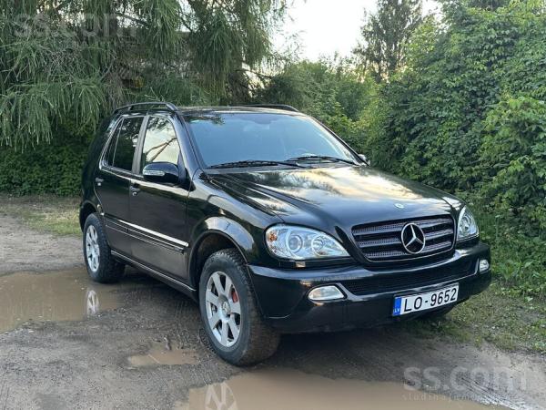 Melns Mercedes-Benz ML 270 2003 Rēzekne, ar dzinēja tilpumu 2.70 L un nobraukumu 303 tūkst. km par 2650 €, foto 1 vietnē AUTOMOTO.COM.LV