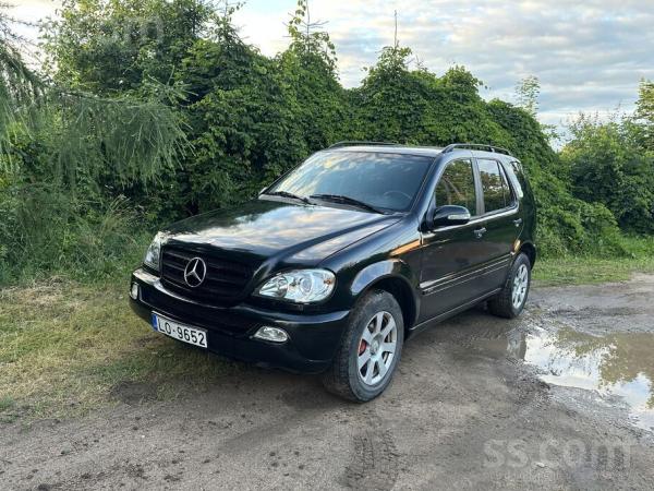 Melns Mercedes-Benz ML 270 2003 Rēzekne, ar dzinēja tilpumu 2.70 L un nobraukumu 303 tūkst. km par 2650 €, foto 4 vietnē AUTOMOTO.COM.LV