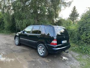 Melns Mercedes-Benz ML 270 2003 Rēzekne, ar dzinēja tilpumu 2.70 L un nobraukumu 303 tūkst. km par 2650 €, foto 7 vietnē AUTOMOTO.COM.LV