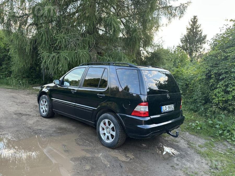 Melns Mercedes-Benz ML 270 2003 Rēzekne, ar dzinēja tilpumu 2.70 L un nobraukumu 303 tūkst. km par 2650 €, foto 7 vietnē AUTOMOTO.COM.LV