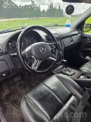 Melns Mercedes-Benz ML 270 2003 Ventspils, ar dzinēja tilpumu 2.70 L un nobraukumu 251 tūkst. km par 2500 €, foto 3 vietnē AUTOMOTO.COM.LV