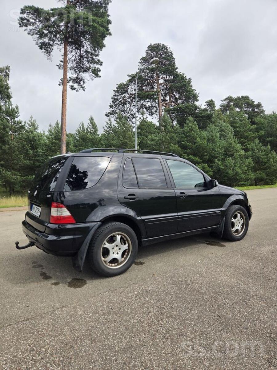 Melns Mercedes-Benz ML 270 2003 Ventspils, ar dzinēja tilpumu 2.70 L un nobraukumu 251 tūkst. km par 2500 €, foto 6 vietnē AUTOMOTO.COM.LV