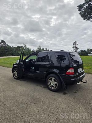 Melns Mercedes-Benz ML 270 2003 Ventspils, ar dzinēja tilpumu 2.70 L un nobraukumu 251 tūkst. km par 2500 €, foto 8 vietnē AUTOMOTO.COM.LV