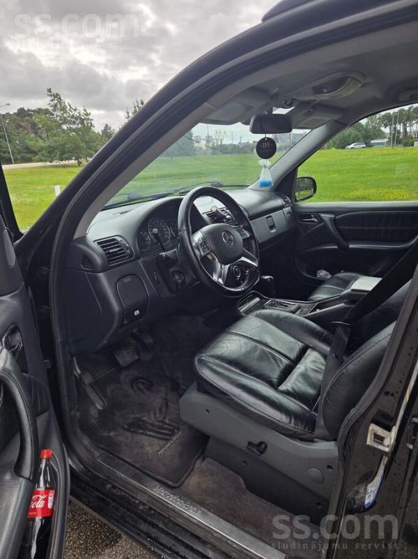 Black Mercedes-Benz ML 270 2003 in Ventspils, with an engine capacity of 2.70 L and mileage of 251 thousand km for 2500 €, photo 10 on AUTOMOTO.COM.LV