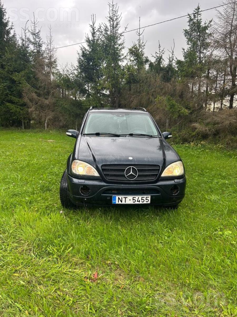 Melns Mercedes-Benz ML 270 2003 Jelgava, ar dzinēja tilpumu 2.70 L un nobraukumu 402 tūkst. km par 3500 €, foto 4 vietnē AUTOMOTO.COM.LV
