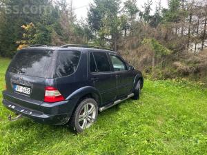 Melns Mercedes-Benz ML 270 2003 Jelgava, ar dzinēja tilpumu 2.70 L un nobraukumu 402 tūkst. km par 3500 €, foto 5 vietnē AUTOMOTO.COM.LV