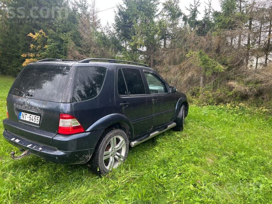 Melns Mercedes-Benz ML 270 2003 Jelgava, ar dzinēja tilpumu 2.70 L un nobraukumu 402 tūkst. km par 3500 €, foto 5 vietnē AUTOMOTO.COM.LV