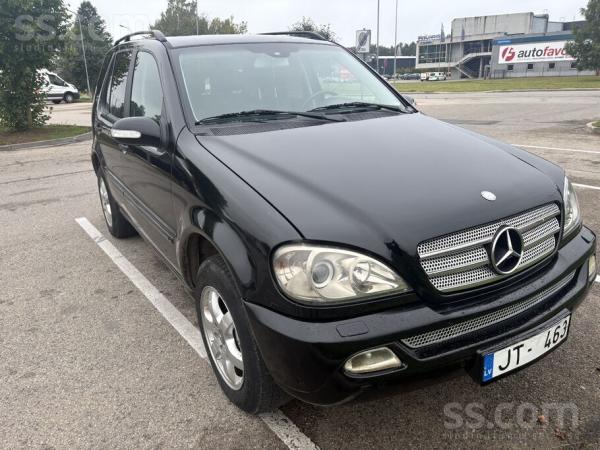 Melns Mercedes-Benz ML 270 2003 Rīga, ar dzinēja tilpumu 2.70 L un nobraukumu 340 tūkst. km par 2050 €, foto 3 vietnē AUTOMOTO.COM.LV