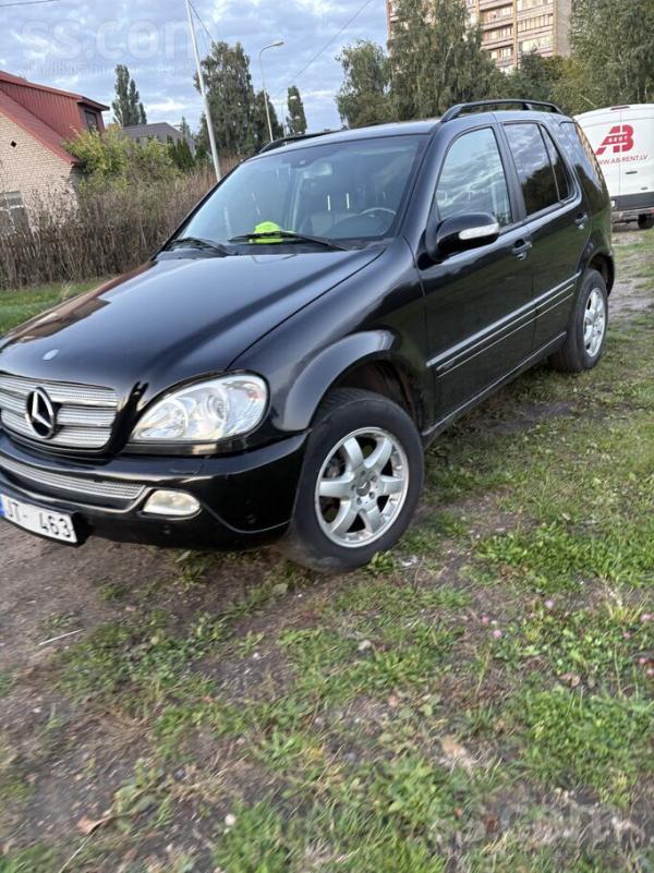 Melns Mercedes-Benz ML 270 2003 Rīga, ar dzinēja tilpumu 2.70 L un nobraukumu 340 tūkst. km par 2050 €, foto 9 vietnē AUTOMOTO.COM.LV