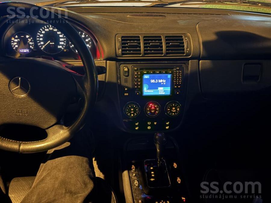 Black Mercedes-Benz ML 270 2003 in Riga, with an engine capacity of 2.70 L and mileage of 340 thousand km for 2050 €, photo 13 on AUTOMOTO.COM.LV