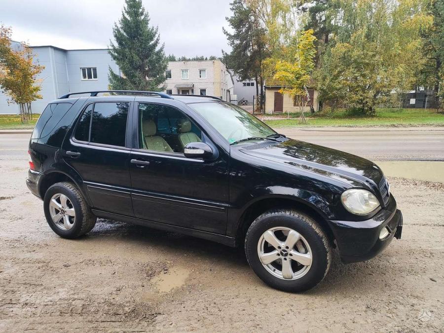 Melns Mercedes-Benz ML 270 2003 Viļņa, ar dzinēja tilpumu 2.69 L un nobraukumu 296 tūkst. km par 2999 €, foto 4 vietnē AUTOMOTO.COM.LV