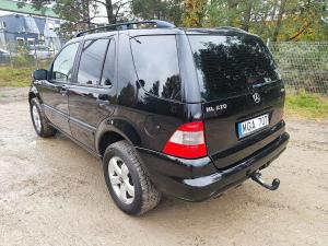 Melns Mercedes-Benz ML 270 2003 Viļņa, ar dzinēja tilpumu 2.69 L un nobraukumu 296 tūkst. km par 2999 €, foto 6 vietnē AUTOMOTO.COM.LV