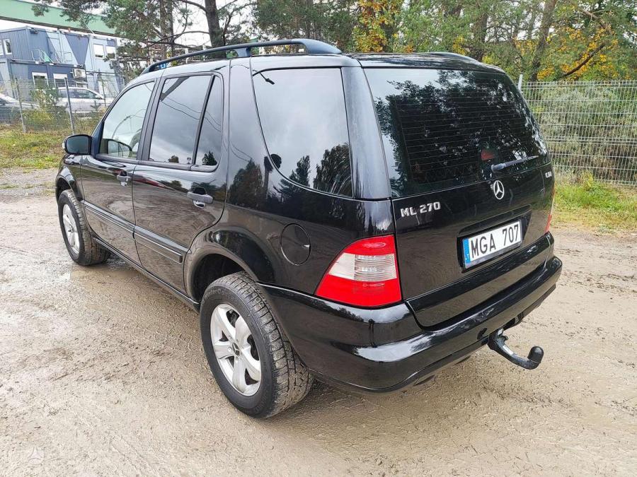Melns Mercedes-Benz ML 270 2003 Viļņa, ar dzinēja tilpumu 2.69 L un nobraukumu 296 tūkst. km par 2999 €, foto 6 vietnē AUTOMOTO.COM.LV
