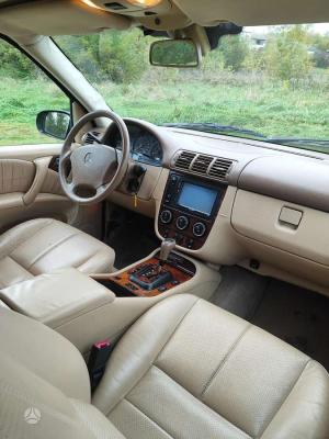 Melns Mercedes-Benz ML 270 2003 Viļņa, ar dzinēja tilpumu 2.69 L un nobraukumu 296 tūkst. km par 2999 €, foto 14 vietnē AUTOMOTO.COM.LV