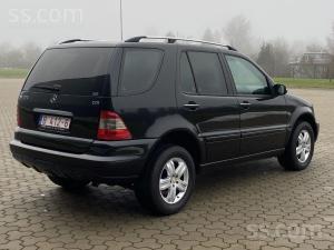 Melns Mercedes-Benz ML 270 2004 Rīga, ar dzinēja tilpumu 2.70 L un nobraukumu 0 tūkst. km par 8500 €, foto 4 vietnē AUTOMOTO.COM.LV