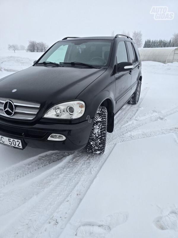 Melns Mercedes-Benz ML 270 2004 Telšiai, ar dzinēja tilpumu 2.70 L un nobraukumu 361 tūkst. km par 2850 €, foto 3 vietnē AUTOMOTO.COM.LV