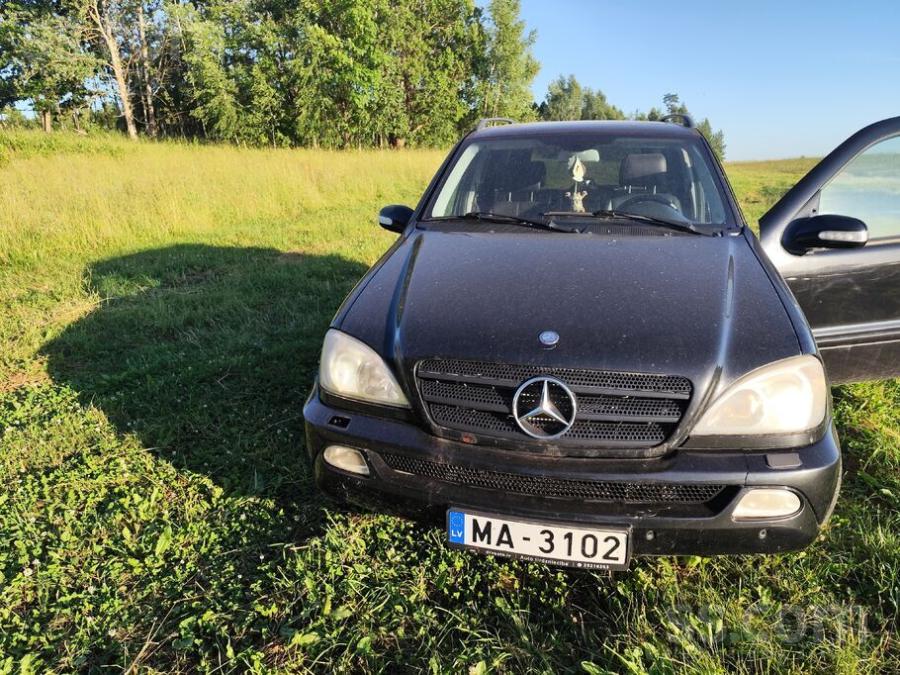 Melns Mercedes-Benz ML 270 2004 Rēzekne, ar dzinēja tilpumu 2.70 L un nobraukumu 277 tūkst. km par 2700 €, foto 3 vietnē AUTOMOTO.COM.LV