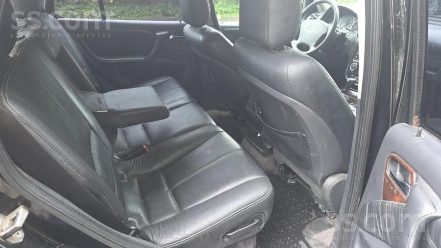 Melns Mercedes-Benz ML 270 2004 Rīga, ar dzinēja tilpumu 2.70 L un nobraukumu 292 tūkst. km par 2800 €, foto 6 vietnē AUTOMOTO.COM.LV