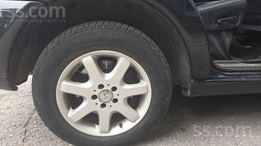 Melns Mercedes-Benz ML 270 2004 Rīga, ar dzinēja tilpumu 2.70 L un nobraukumu 292 tūkst. km par 2800 €, foto 9 vietnē AUTOMOTO.COM.LV