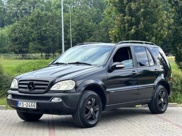 Black Mercedes-Benz ML 270 2005 in Riga, with an engine capacity of 2.70 L and mileage of 360 thousand km for 1850 €, photo 5 on AUTOMOTO.COM.LV