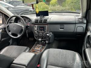 Melns Mercedes-Benz ML 270 2005 Rīga, ar dzinēja tilpumu 2.70 L un nobraukumu 360 tūkst. km par 1850 €, foto 14 vietnē AUTOMOTO.COM.LV